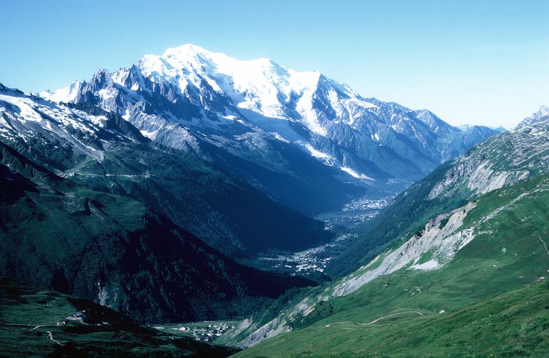 Alpinista español y su compañera polaca murieron de frío en el Mont ...