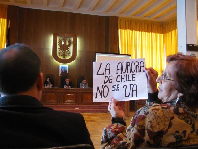 Vecinos califican de “burla” el concejo municipal por Aurora de Chile ...