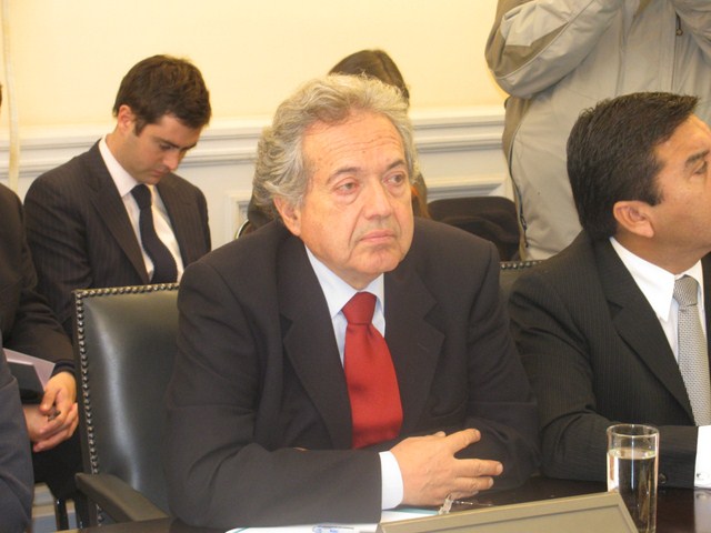 Diputado Ceroni (PPD) afirma que renuncia de ex fiscal Peña confirma ...