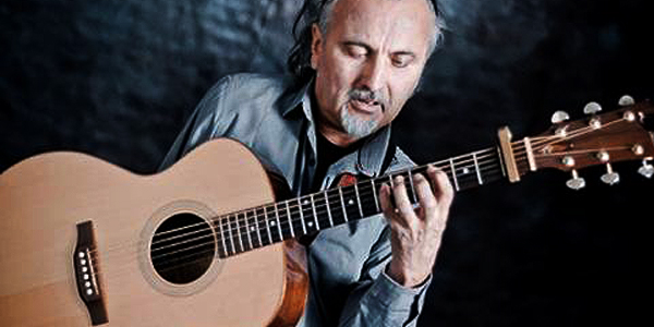 Libro “Tatap: Técnica de Guitarra con una sola mano” relata habilidad ...