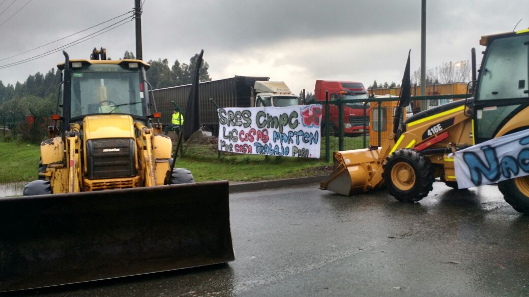 Transportistas bloquean acceso a Planta Santa Fe de CMPC en Nacimiento ...