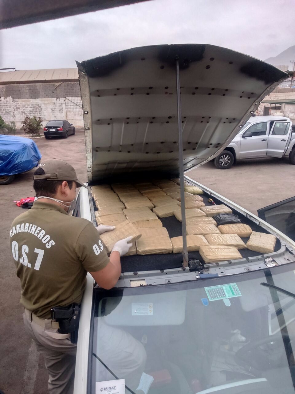 Carabineros detiene a 145 personas tras decomisar más de 100 kilos de ...