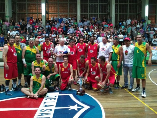 Unión Deportiva Española y Deportivo Petrox disputaron emotivo Duelo de ...