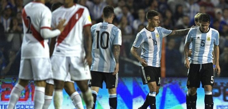 La desesperada reacción de Gago contra médico tras lesión ante Perú ...