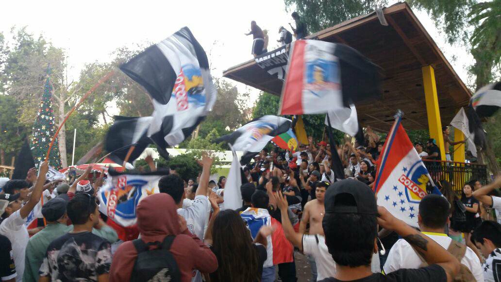 Fiesta ’alba’: los festejos de los hinchas de Colo Colo en Chile por el ...