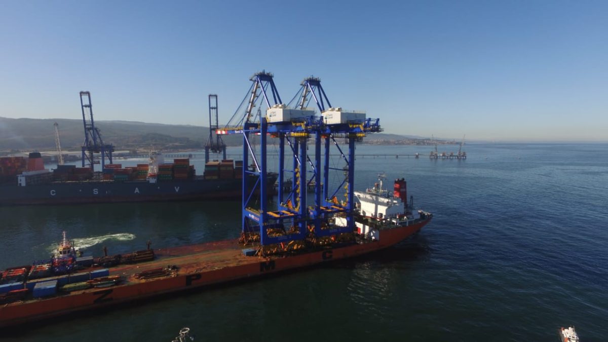 Crece el Puerto Coronel: llegan dos nuevas grúas portacontenedores que ...