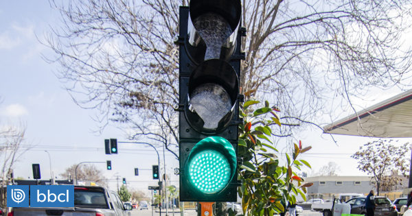 La Florida implementara semáforo móvil con panel solar | Especial ...