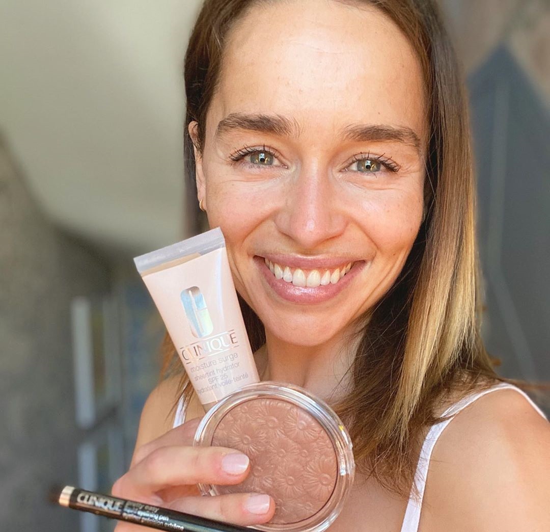 La particular técnica de maquillaje que Emilia Clarke utiliza para ...