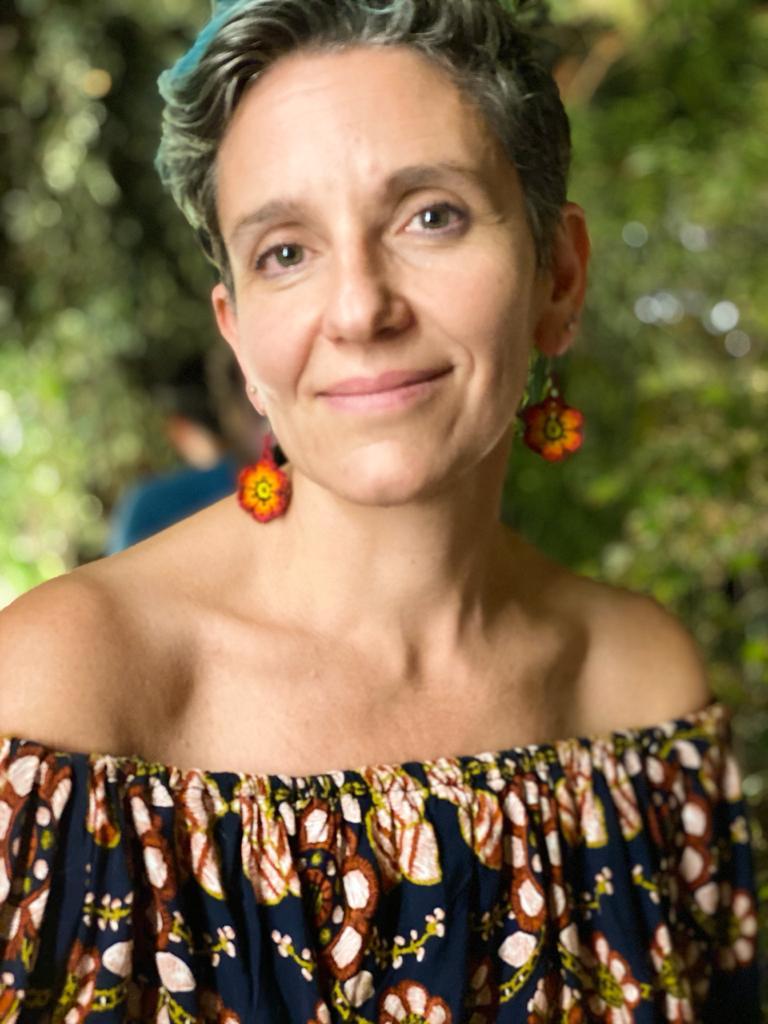 Exitosa guionista de cine y TV debuta en la comedia virtual con una ...