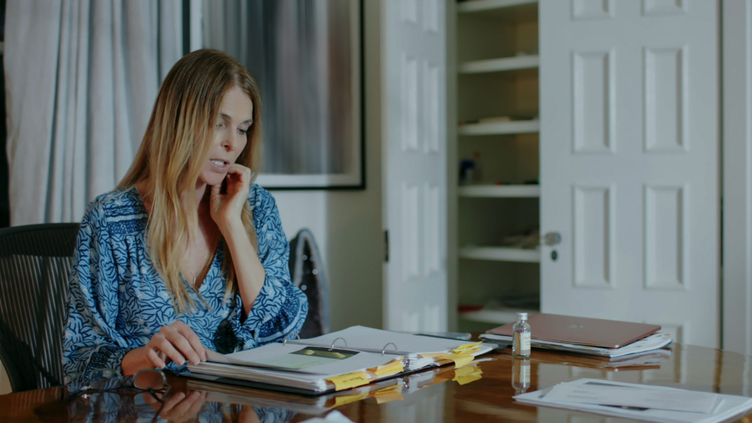 Víctimas de NXIVM relatan cómo funcionaba la secta que cautivó a ...