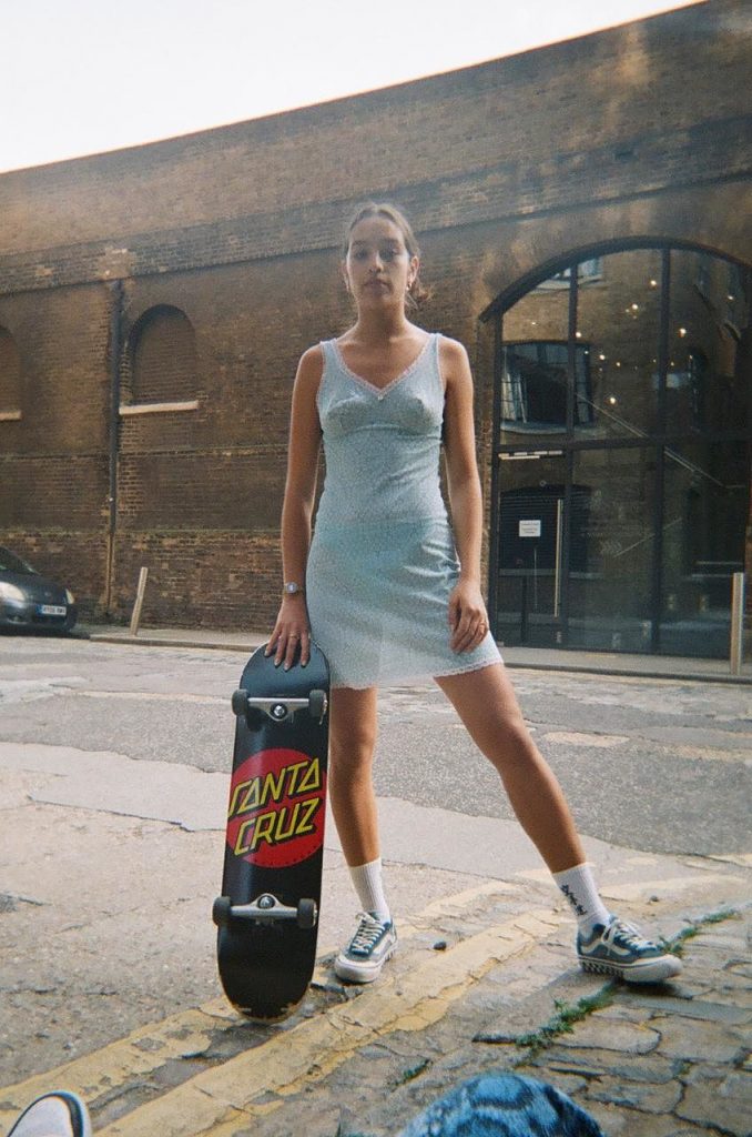 Cristalina Parra, nieta de Nicanor, debuta en la antipoesía: "El tiempo ...