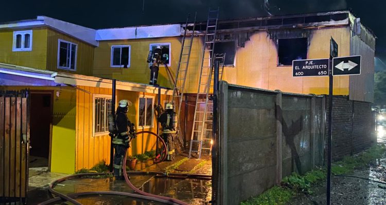 Incendio deja cuatro personas damnificadas en Villa Ronald Ramm de Los ...