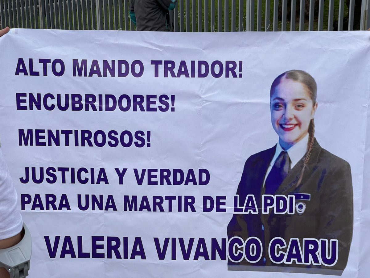Familia de Valeria Vivanco protestó contra PDI en exterior del P. O ...