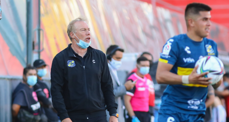 Everton oficializa salida de Roberto Sensini como entrenador