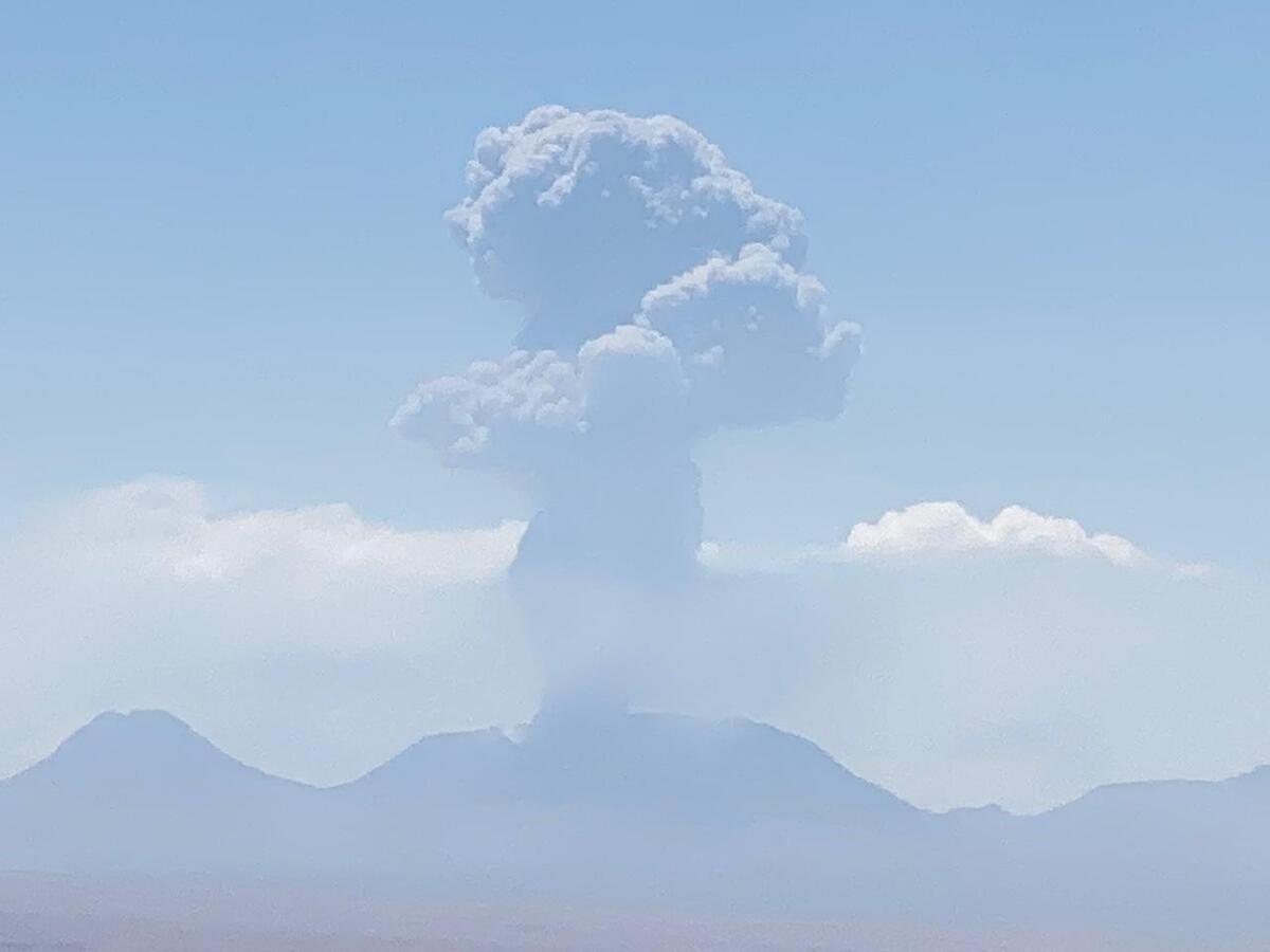 Las imágenes que deja el pulso eruptivo del Volcán Láscar en San Pedro ...