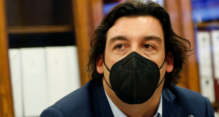 Evitó censura, pero terminó renunciando: la fallida maniobra de Leiva ...