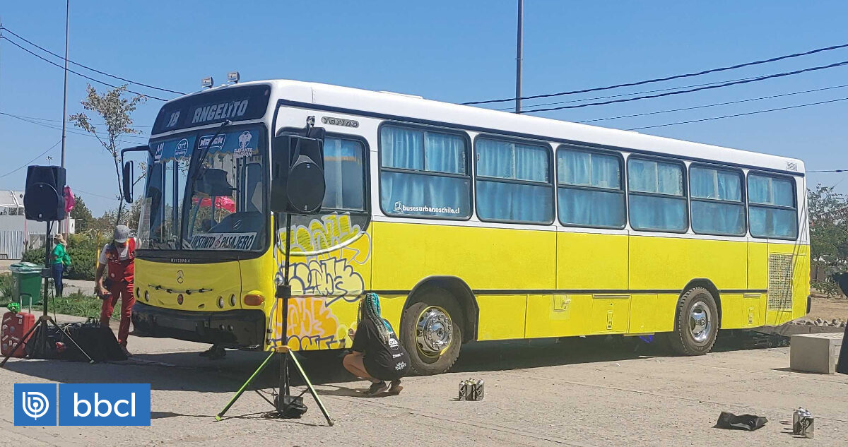 La 180: ¿Qué hace una micro amarilla en el Lollapalooza Chile ...
