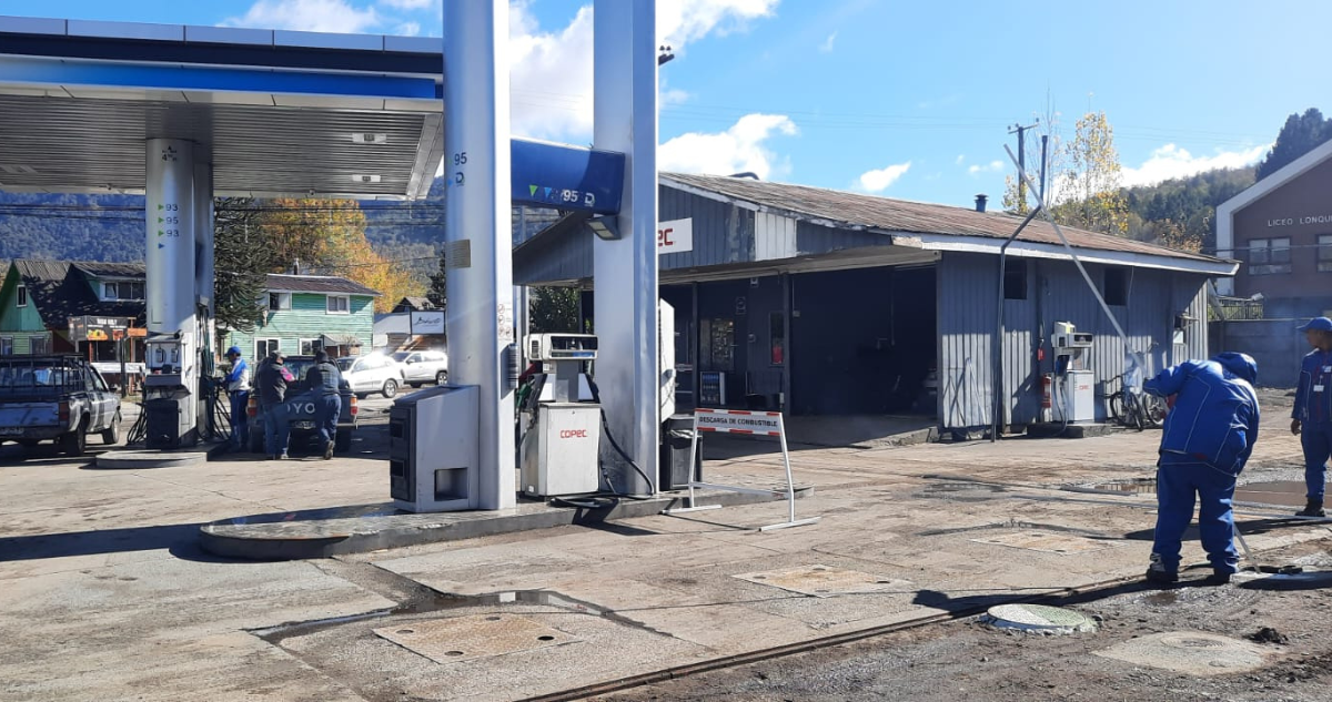 Usuarios denuncian que surtidor de Copec cargó agua a estanques en vez ...