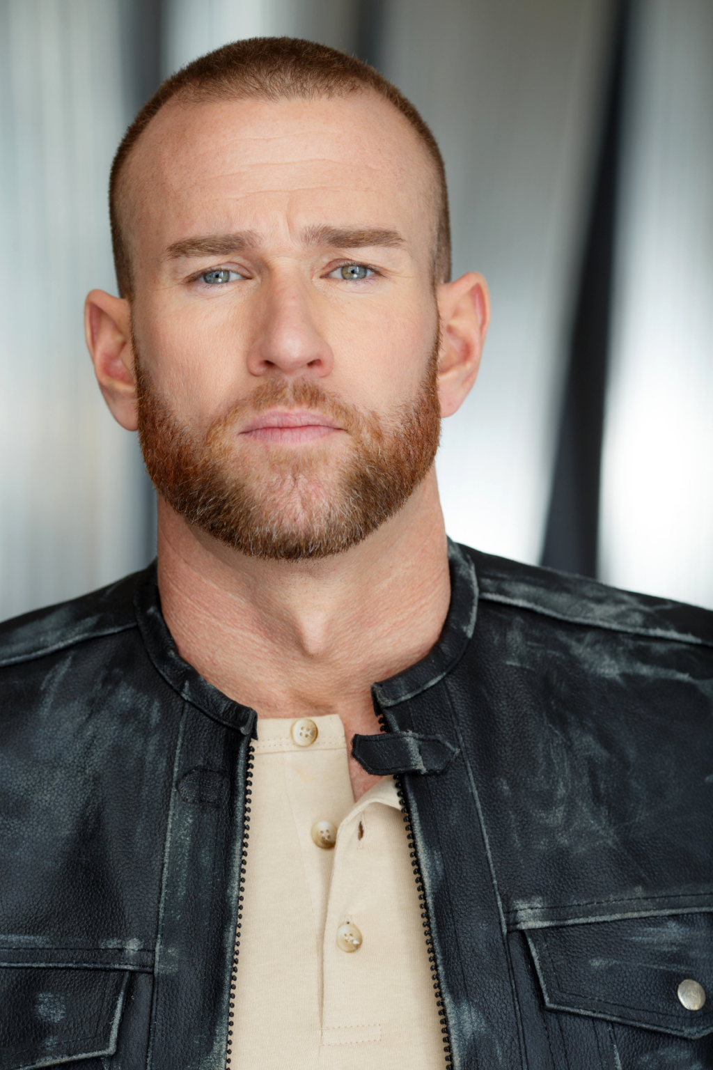 El actor golpeado por huelga en Hollywood: fue escort y limpia casas ...