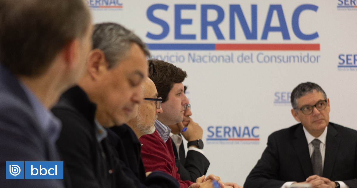 Grau anuncia proyecto de ley para que el Sernac sancione a las empresas