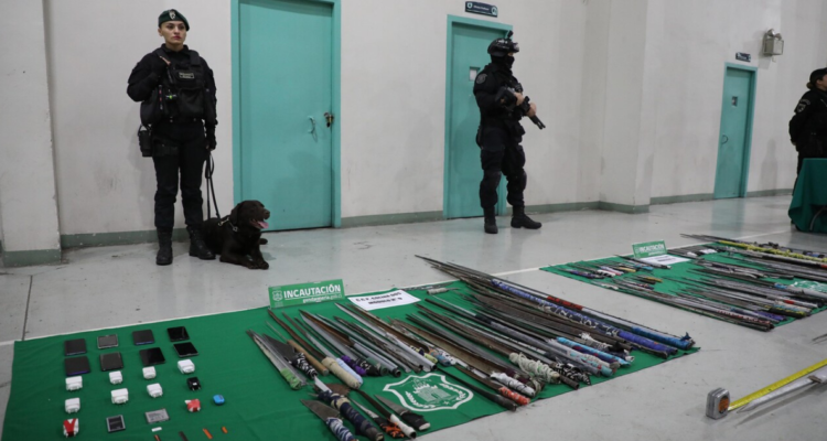 Gendarmería incauta drogas, armas y celulares tras allanamientos
