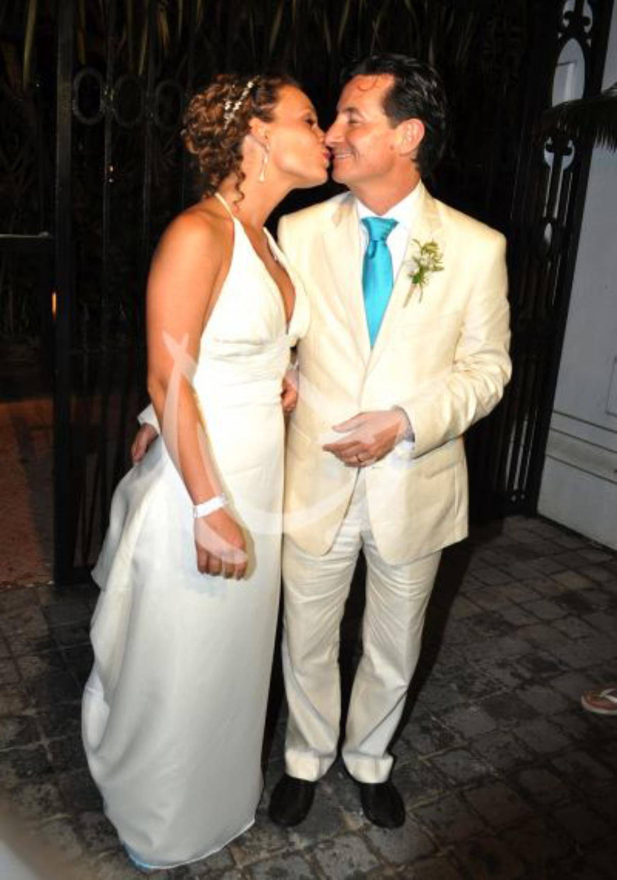 El día que el hijo de Chespirito traicionó a su esposa con su mejor ...