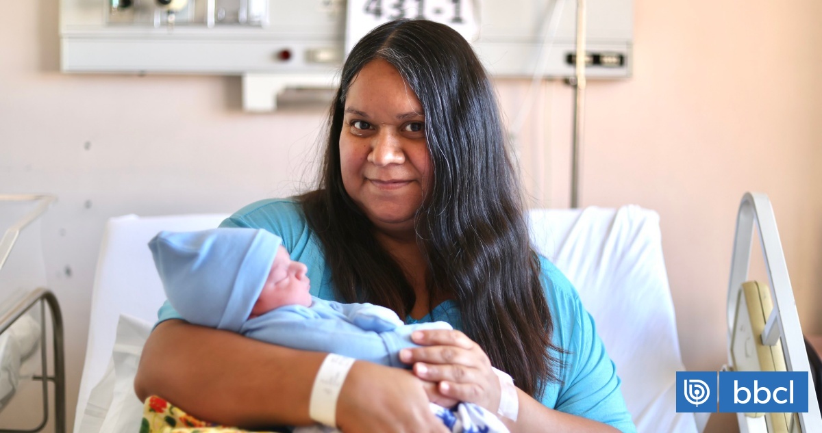 Ministras visitan al primer bebé del 2024 en la RM: Samuel nació a las 0:03 | Nacional | BioBioChile