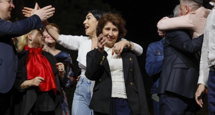 Nacionalista y académica: Siljanovska-Davkova, la primera mujer ...