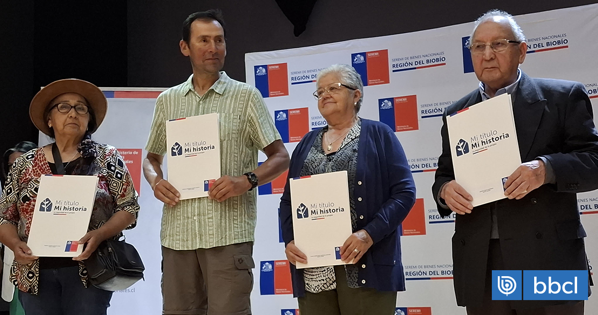 Familias de Santa Juana afectadas por incendio forestal en 2023 reciben títulos de dominio ...