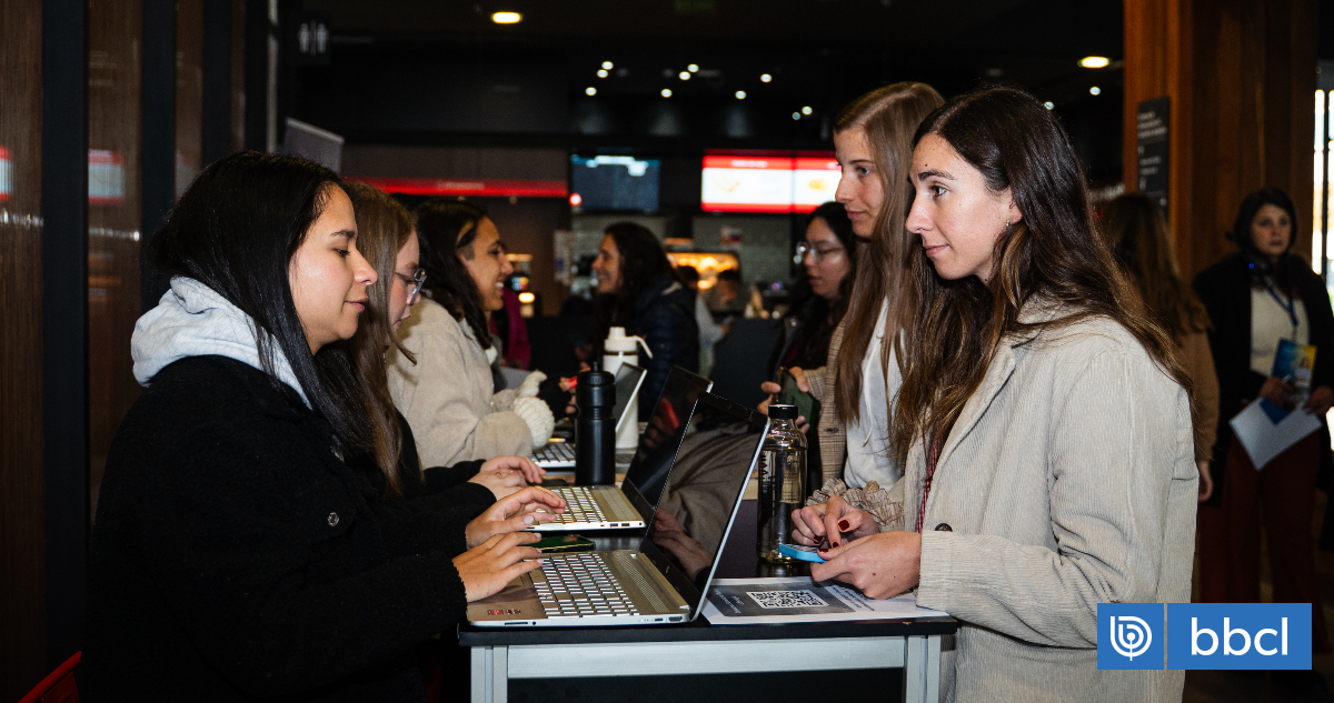 Seminario de liderazgo femenino UC aborda claves para impulsar equidad ...