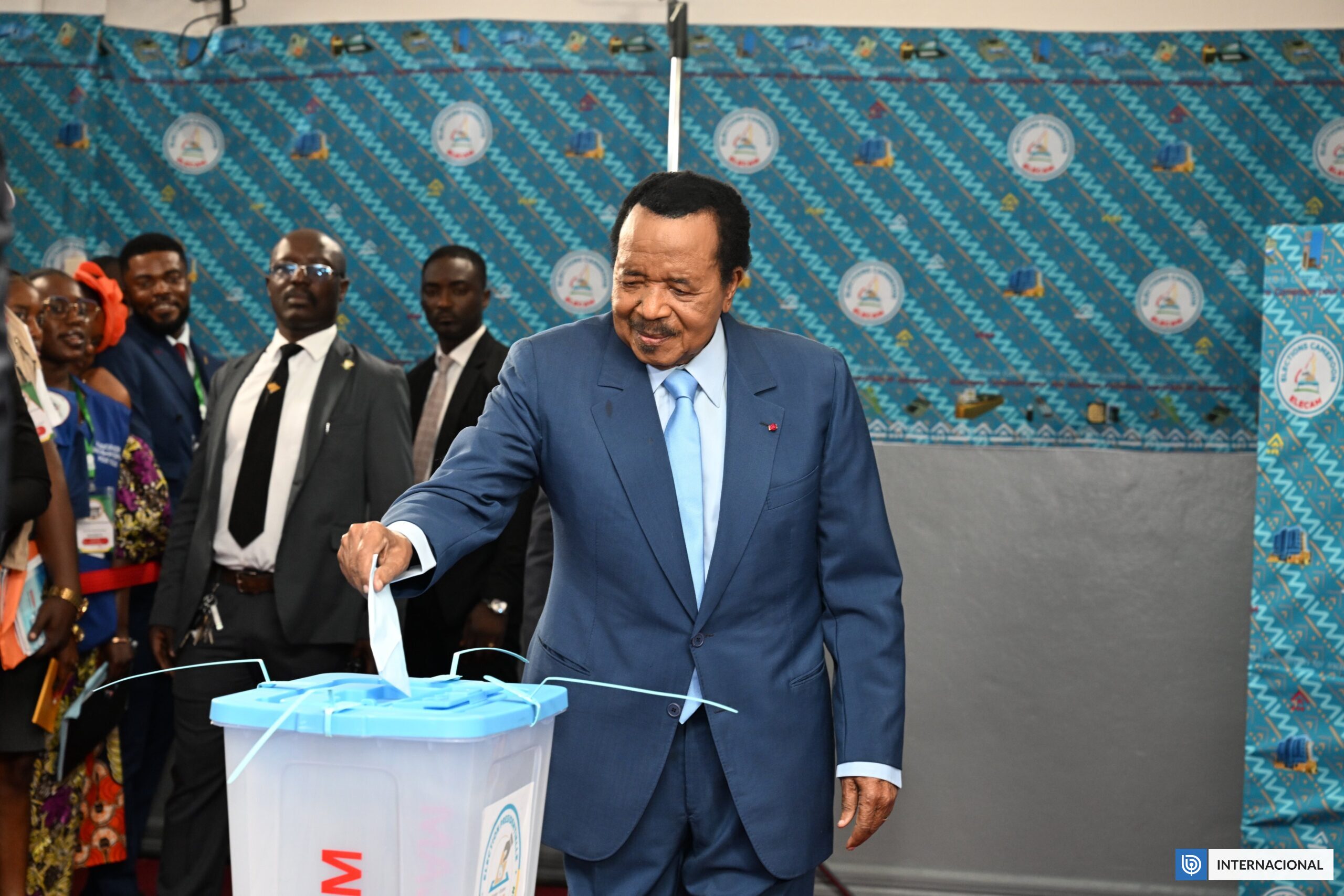 Paul Biya jura a sus 92 años para un octavo mandato en Camerún: es el presidente más anciano del ...